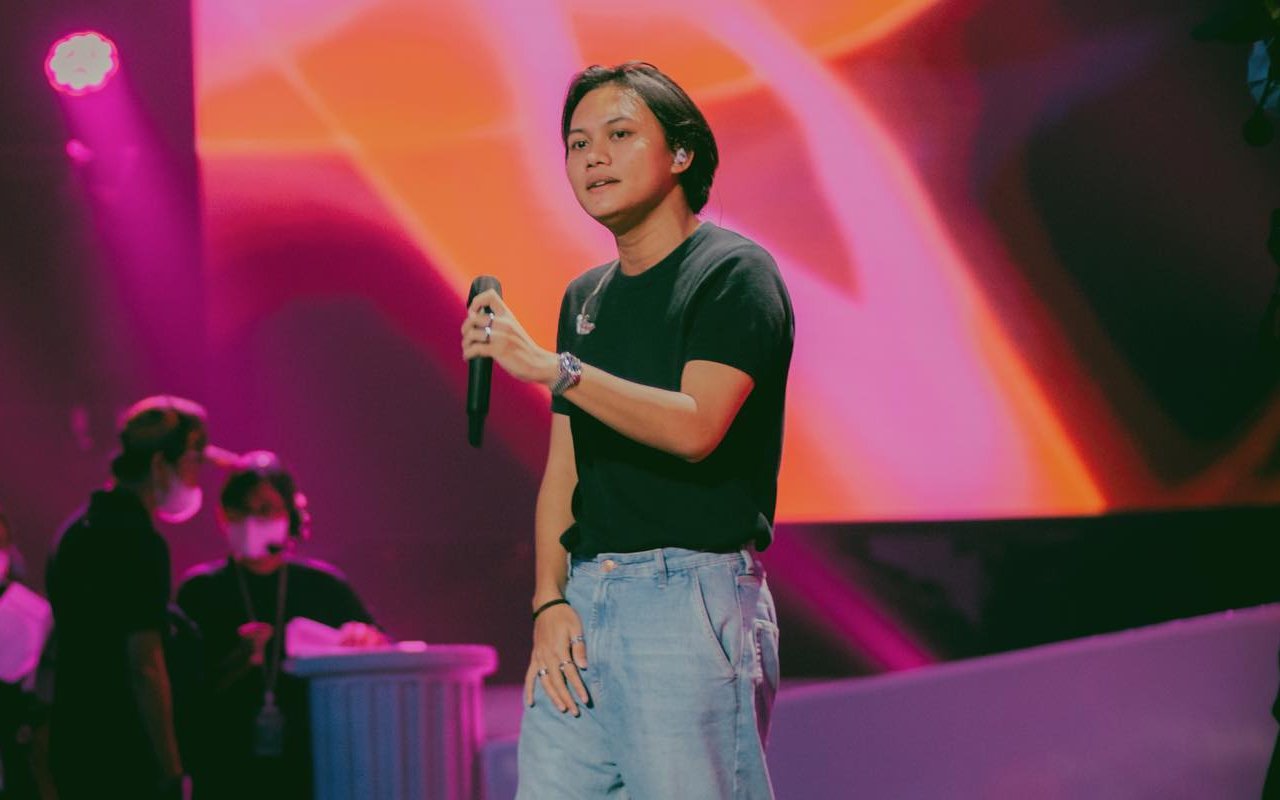 Perlakuan Rizky Febian Saat Ada Fans Pingsan di Acara Konser Tuai ...
