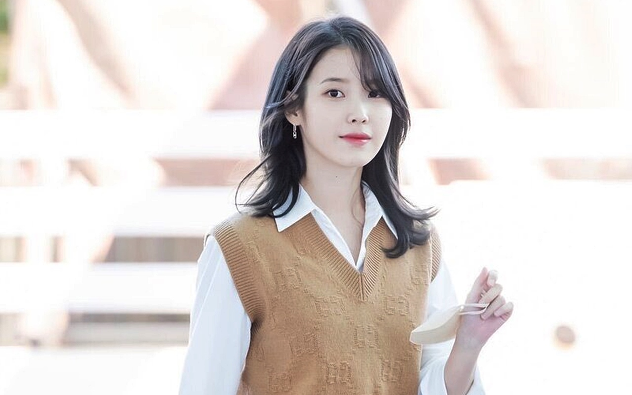 Momen IU Tegur Bodyguard Yang Dorong Fans Jadi Perbincangan