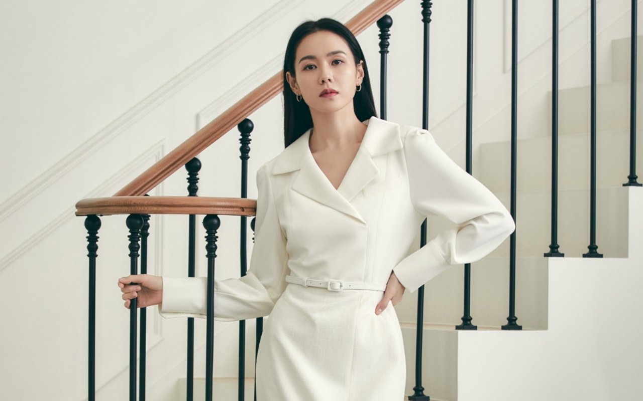 Awet Muda Di Usia 40 Tahun Visual Son Ye Jin Di Pemotretan Terbaru