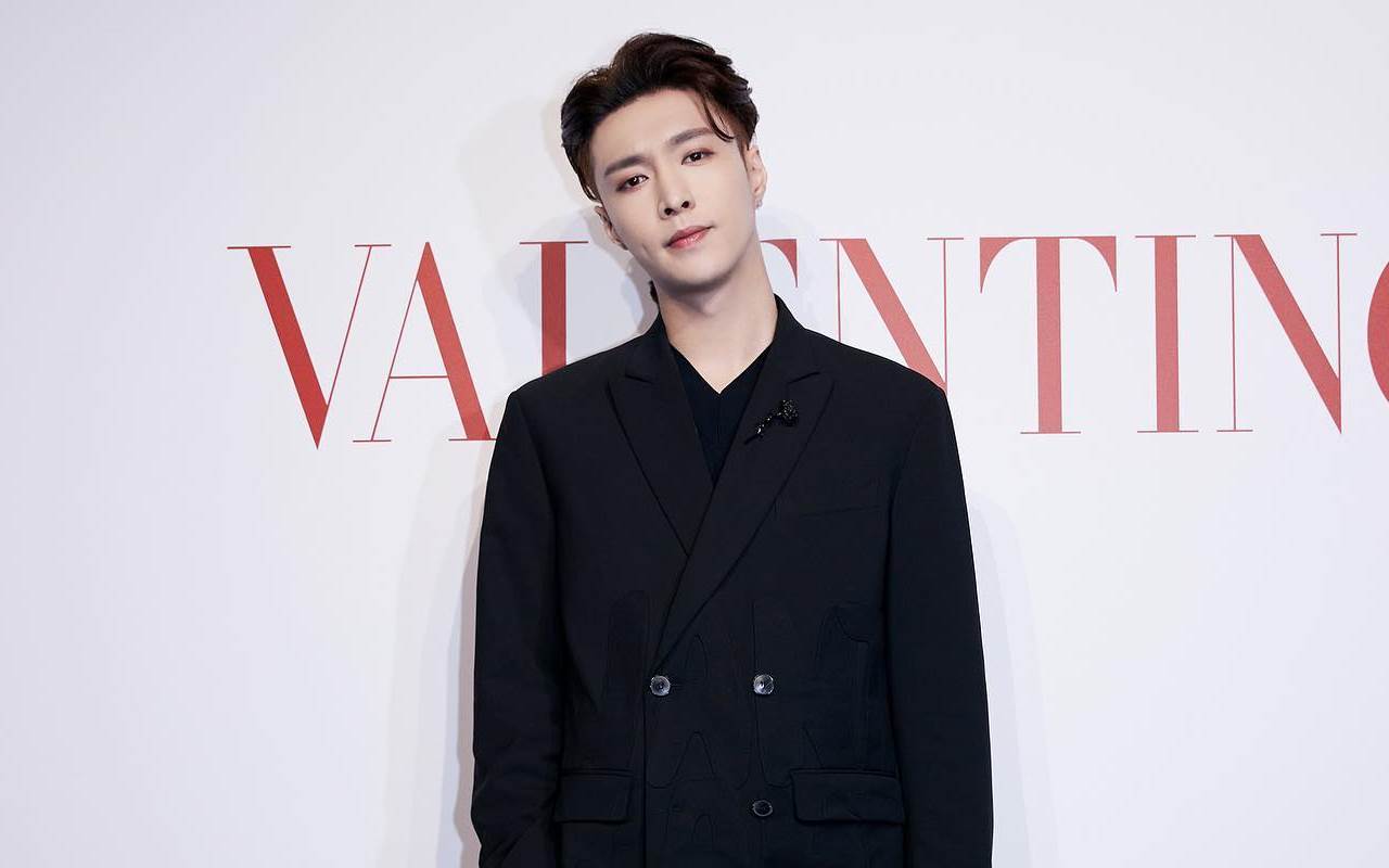 Ditemukan Banyak Kesamaan, Lagu Lay EXO 'Lit' Diduga Diplagiat Penyanyi ...