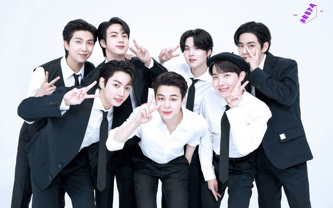Rilis Beragam Foto Keluarga Jelang Festa ke-10, BTS Akan Persembahkan ...