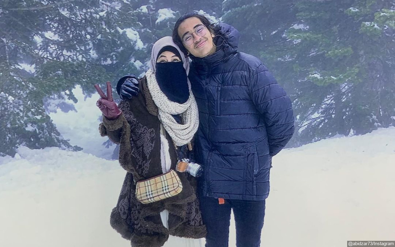 Abidzar Al-Ghifari Murka Umi Pipik Dicap Kadrun Karena Pakai Cadar: Kebanyakan Mabok Agama Nih