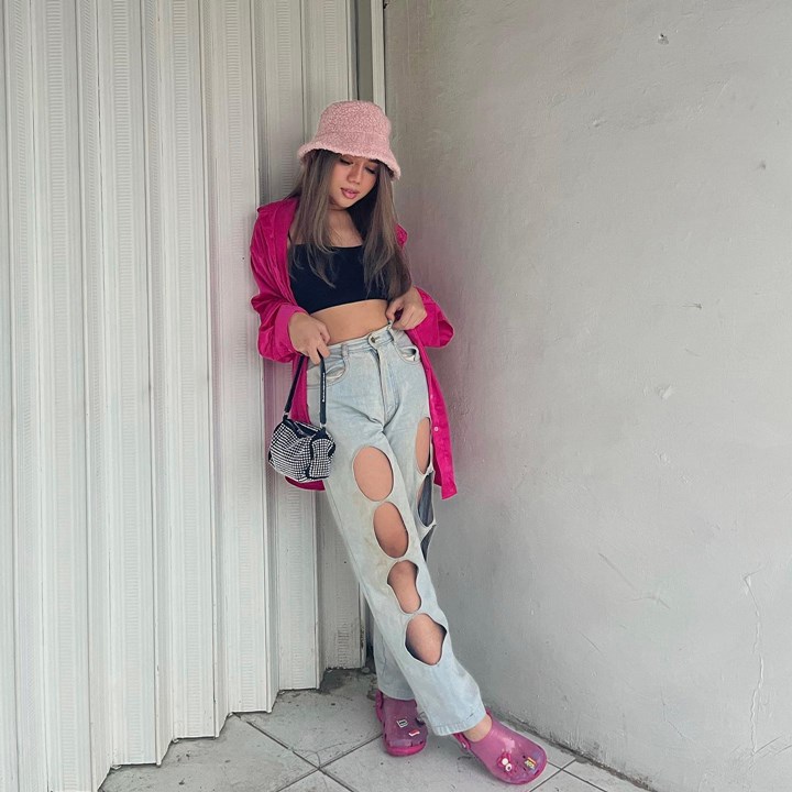 10 Potret Fashionable Una Dembler, Postingan 'Mesra' Bareng Okin Bikin ...
