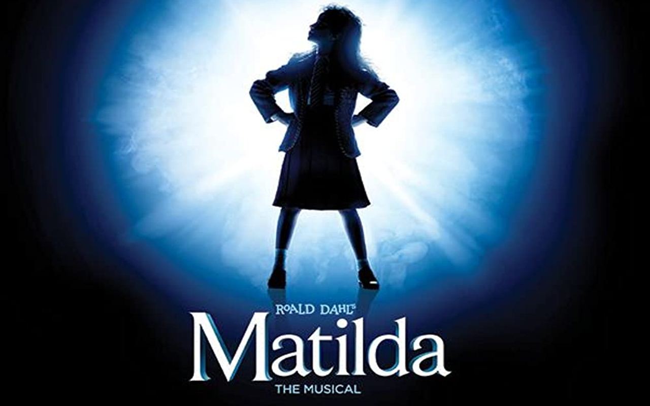 Emma Thompson Berubah Jadi Miss Trunchbull Jahat di Trailer 'Matilda ...
