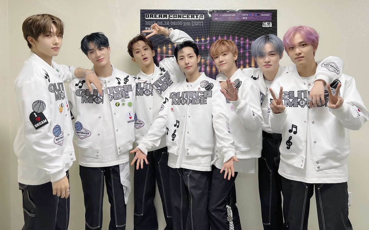 Tribun Penuh Lightstick Hijau Neon, NCT DREAM Bikin Dream Concert Bagai ...