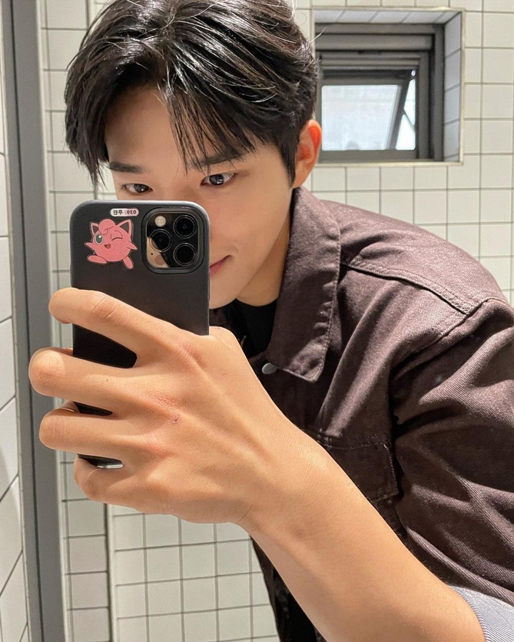 10 Pesona Moon Sang Min, Aktor Rookie Yang Diisukan 'Kencani' Han So Hee