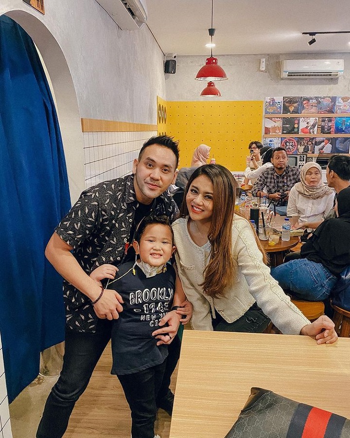 7 Potret Perjalanan Cinta Jenita Janet dan Danu Sofwan, Suka Duka Bersama Menanti Momongan