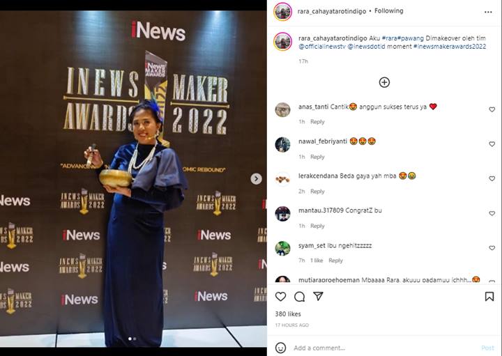 Mbak Rara Pawang Hujan Pakai Dress di Acara Awards, Penampilan Cantik ...