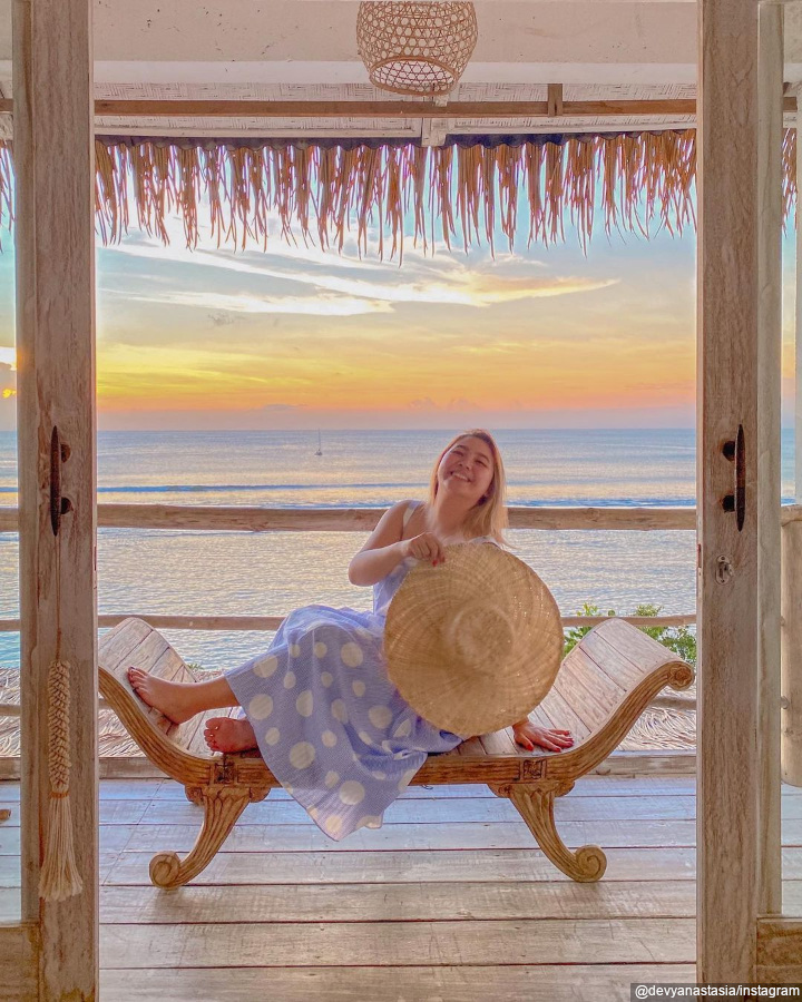 10 Gaya Liburan Aesthetic Devy Anastasia 'MCI', Ramai Diduga Miliki ...