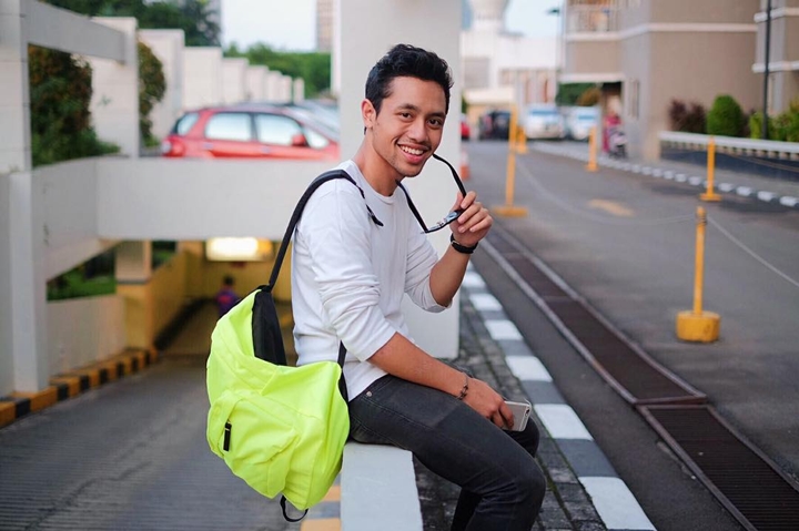 'Mantan Pacar' Arawinda Kirana, 10 Potret Bukie Mansyur Pamer Senyum Manis