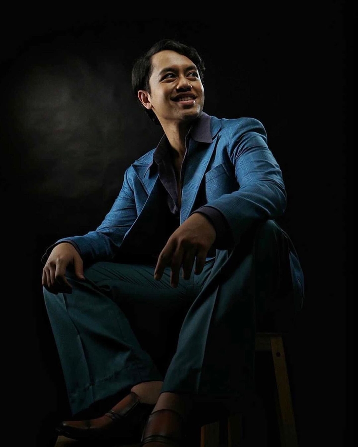 'Mantan Pacar' Arawinda Kirana, 10 Potret Bukie Mansyur Pamer Senyum Manis