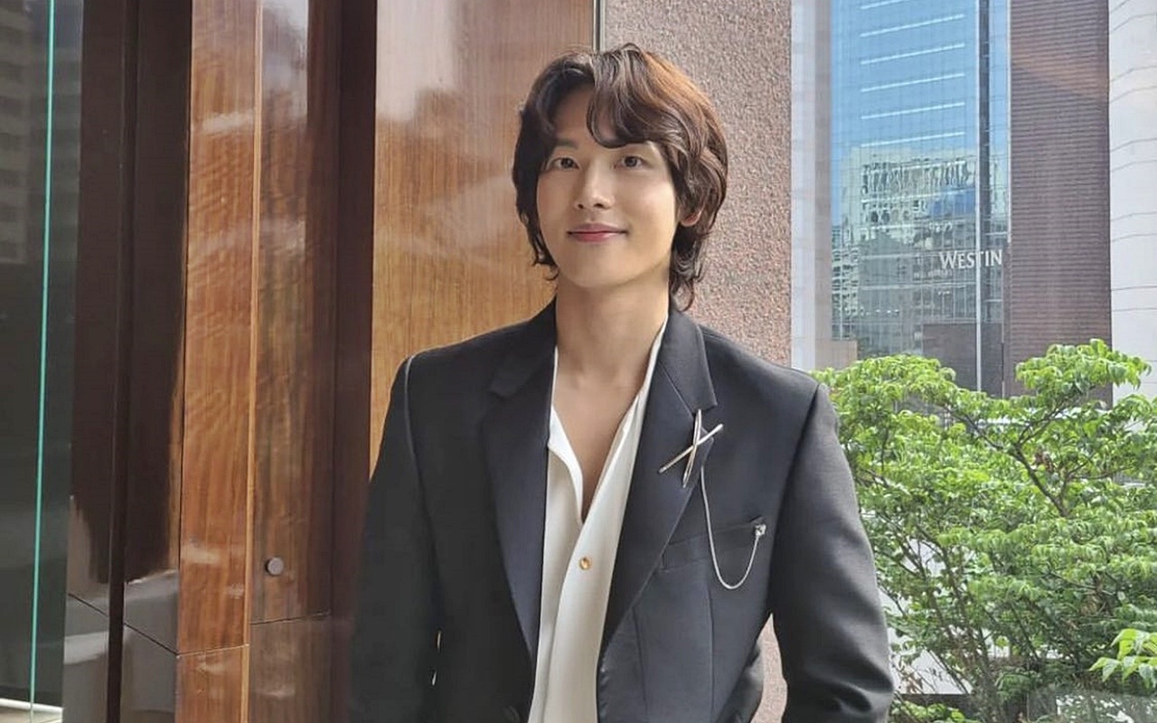 Penampilan Siwan Dengan Rambut Panjang di Tengah Sederet Aktor Senior ...