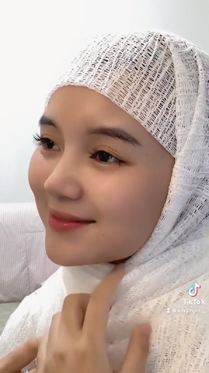 8 Pesona Selebgram Kienzy Mylen, Disorot Usai Kena Somasi Hotman Paris