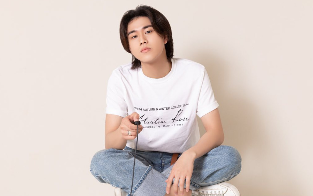 Bantah Tudingan Jiplak Lagu Musisi Jepang, 10 Potret Maskulin Lee Mujin