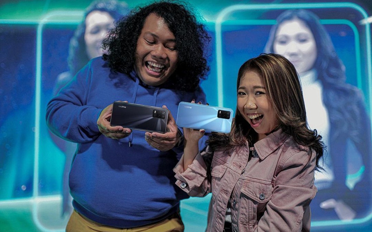 Kenang Masa Susah Bareng, 10 Momen Akrab Marshel Widianto dan Kiky Saputri Bak Bestie Goals