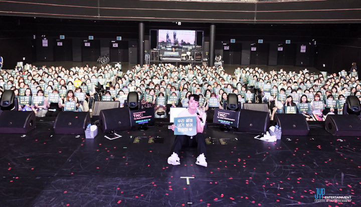 Eksistensi di Dunia Entertainment