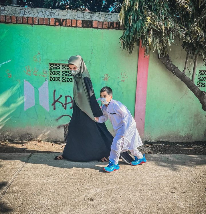 Antar Adam ke Sekolah