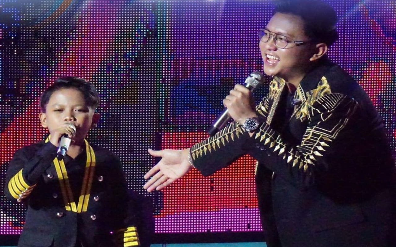 HUT SCTV 32: Duet Farel Prayoga-Denny Caknan Bawakan 'Ojo Dibandingke ...