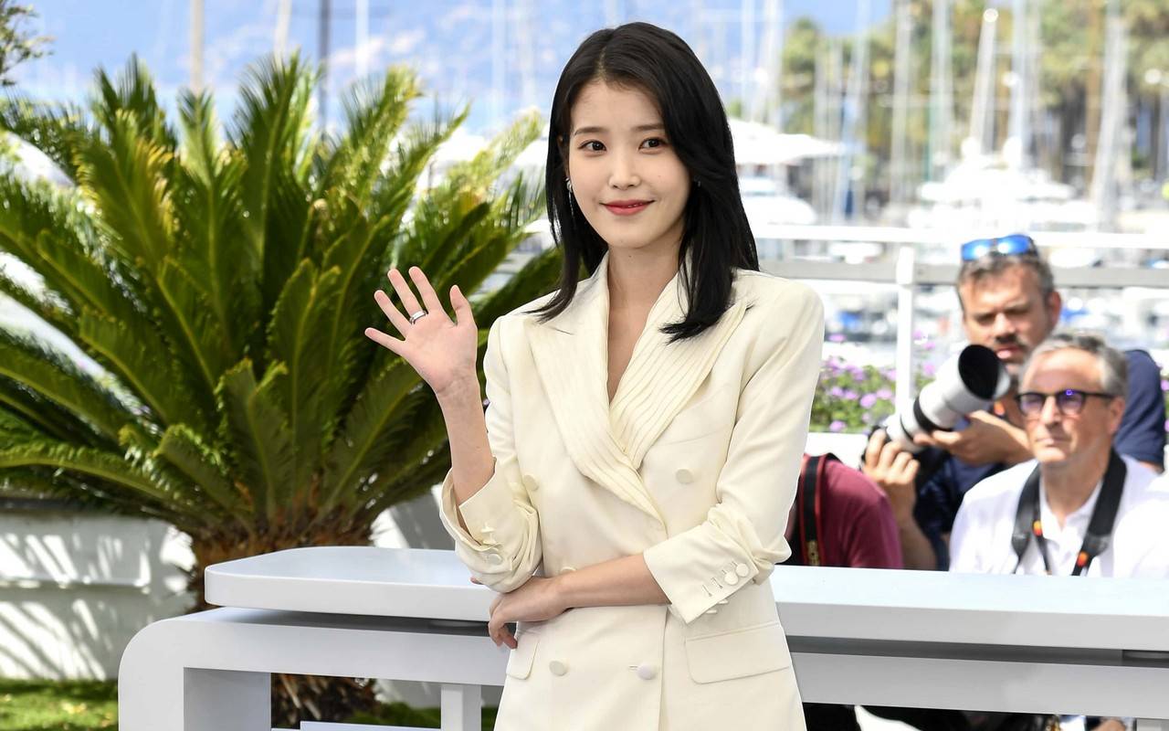 Bodyguard IU Mendadak Viral di Jepang, Sikap Kebapakan Sukses Bikin Mleyot