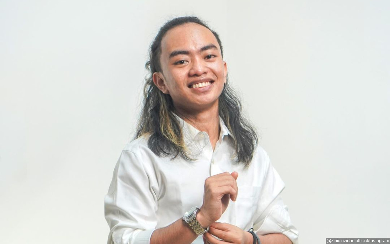 Lama Tak Terdengar Kabarnya, Zinidin Zidan Cover Lagu 'Full Senyum ...