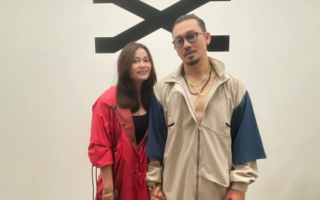 10 Momen Mesra Denny Sumargo dan Olivia Allan: Rela Antar Istri ...