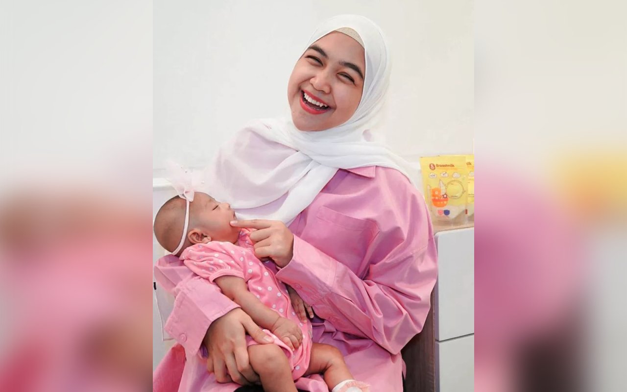 Belum 2 Bulan, Ria Ricis Pamer Baby Moana Respons Dirinya Saat Ajak ...