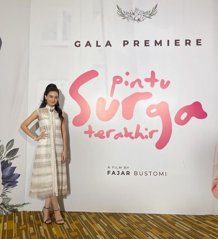 Secantik Raline Shah, Intip 8 Pesona Parisa Shams Sang Keponakan