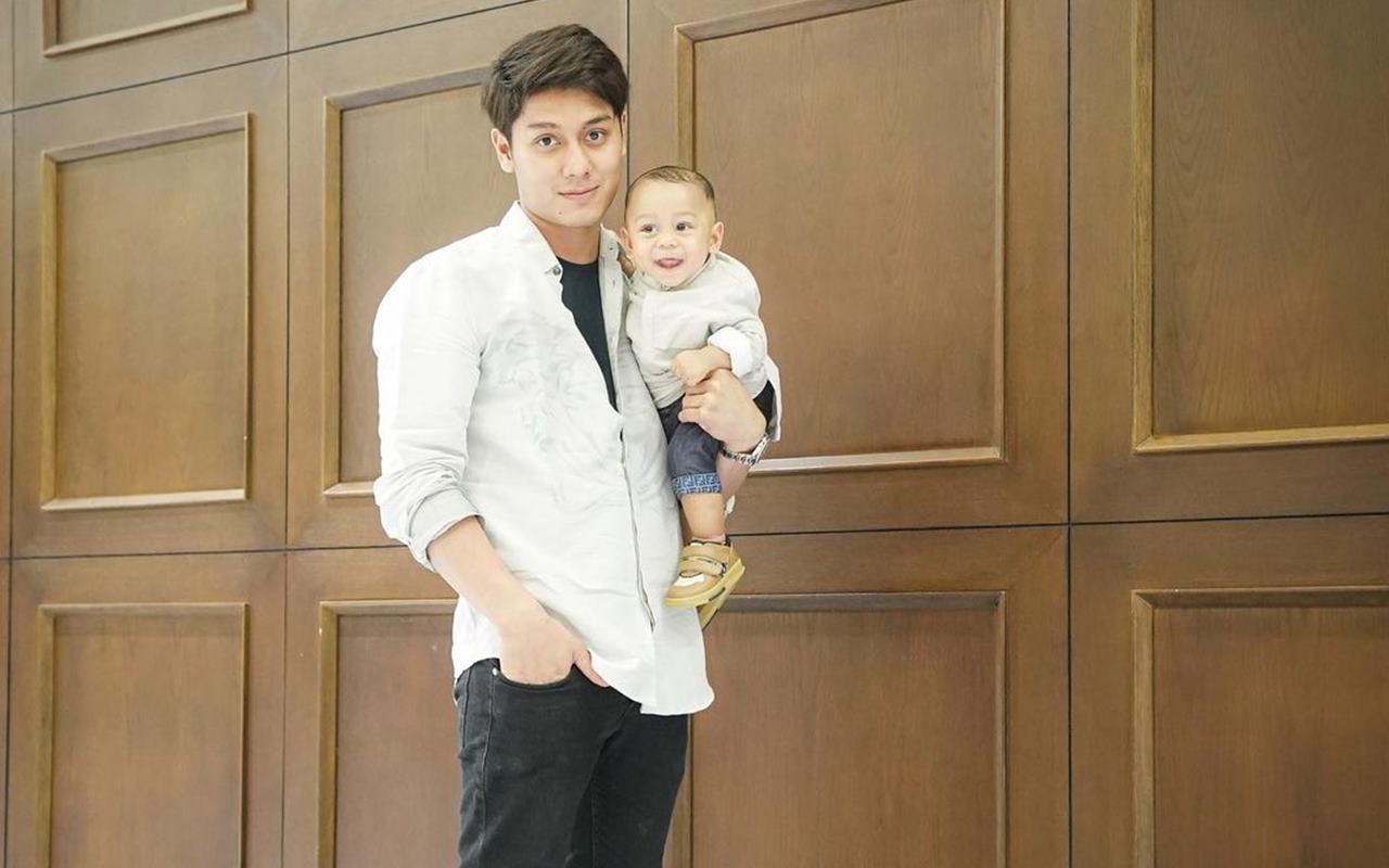 Terlelap, Baby L Malah Tersenyum Malu Bak Salting Dengar Pujian dari ...