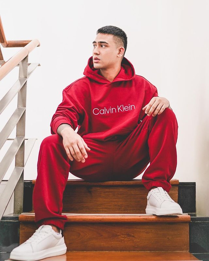 10 Potret Candid Epic Axel Matthew Thomas, Disorot Usai Puji Sikap ...