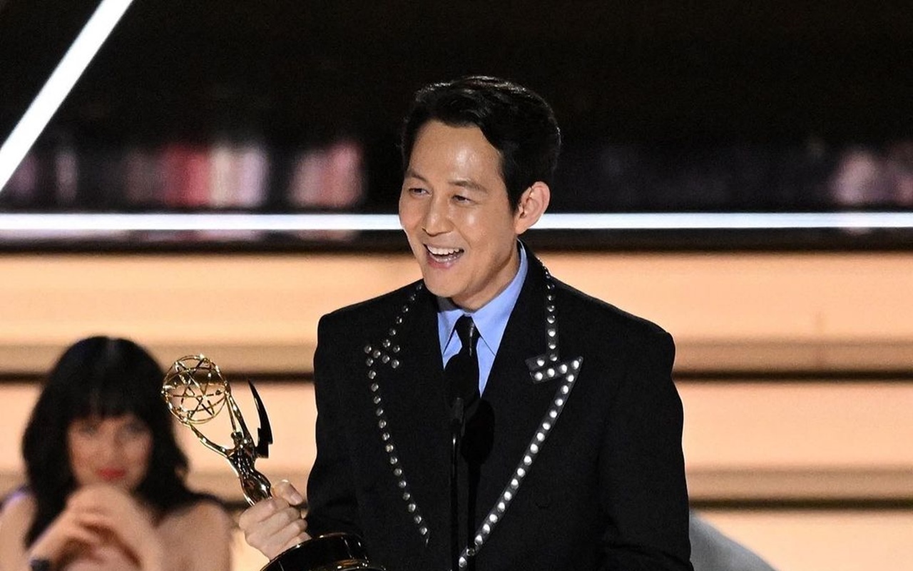Lee Jung Jae Gandeng Mesra Sang Kekasih, Chaebol Im Se Ryeong, di Red ...