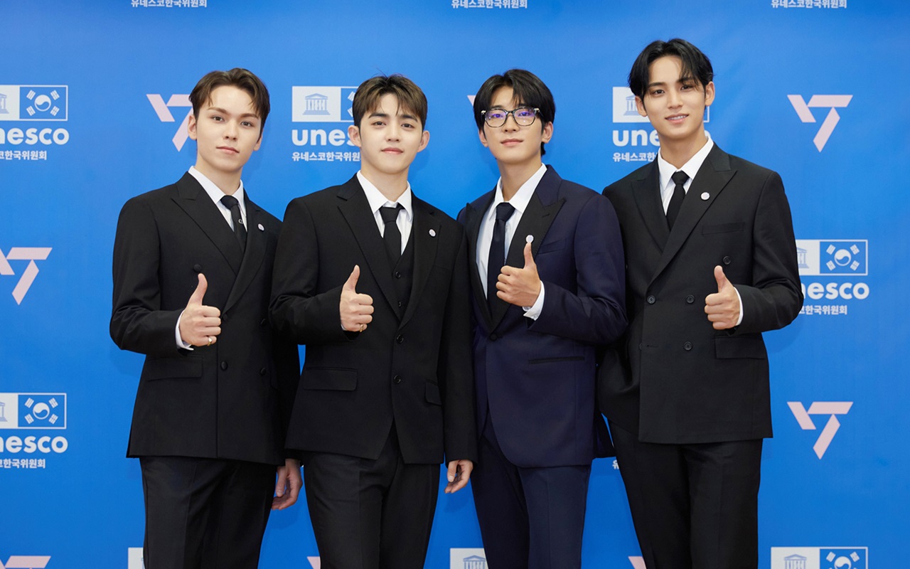 Hip-Hop Unit SEVENTEEN Mulai Kampanye 'Going Together' UNESCO Demi ...