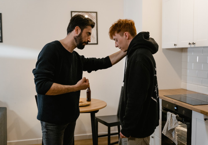 Orangtua Wajib Tahu, Ini 6 Tahap Bagi Pelaku Child Grooming dalam ...