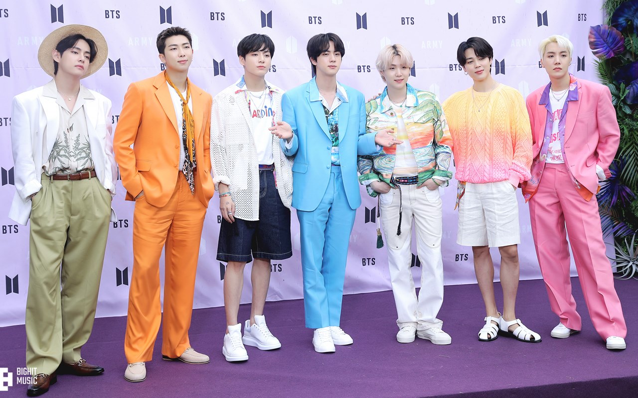 TMA 2022: BTS Heboh Saat Jin Menang Solo, V Paling Iseng