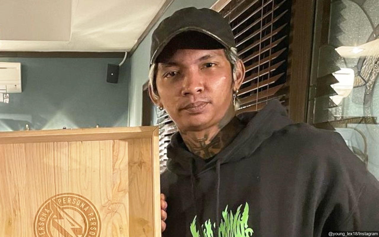 Young Lex Asik Nonton Alam 'Mbah Dukun', Fans Berat?