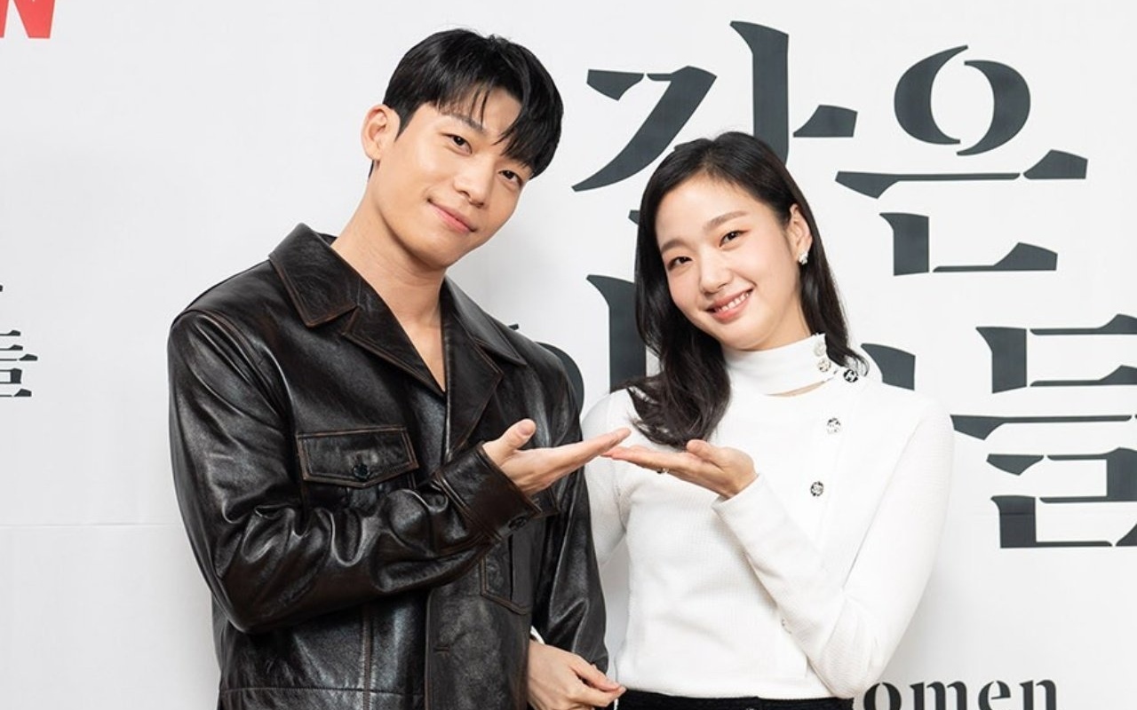 Wi Ha Joon Favoritkan Adegan Romantis Dengan Kim Go Eun di 'Little Women'