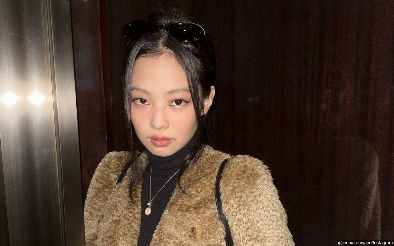 Jennie BLACKPINK 'Ketagihan' Mirror Selfie, Tak Tahan Jika Lihat Cermin