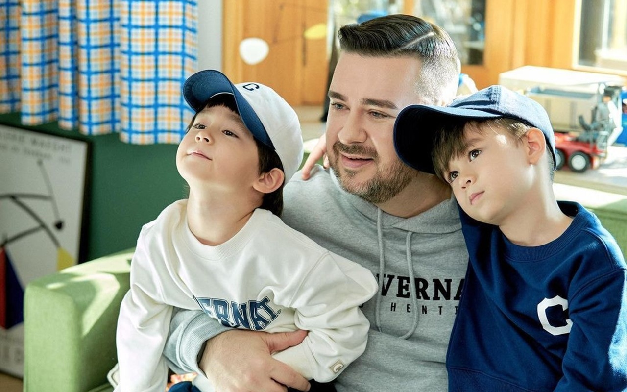 Sam Hammington Berani Sindir KBS Usai Tinggalkan 'Superman is Back'