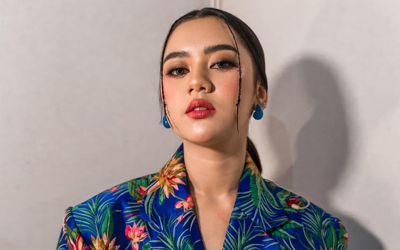 Gokil! Ziva Magnolya Borong Dua Piala Sekaligus di AMI Awards 2022