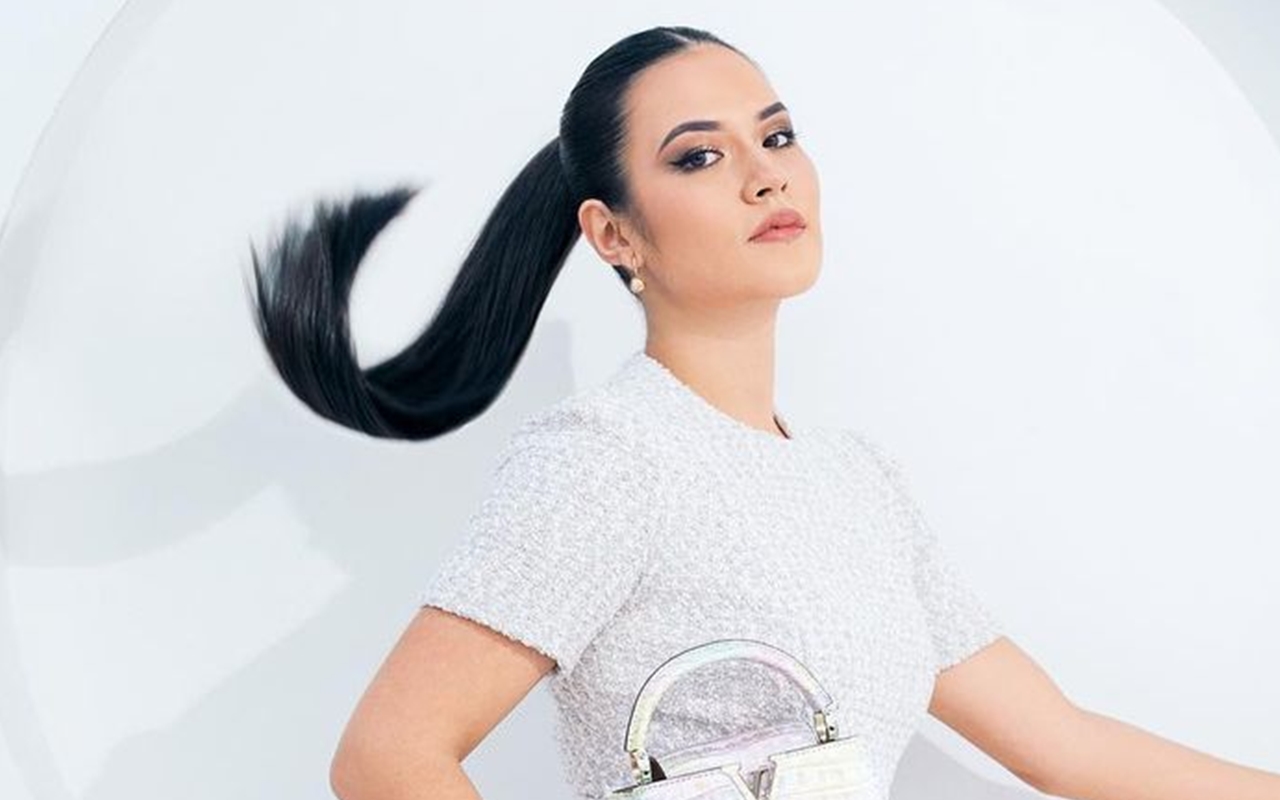 Raisa Terima Tantangan Penggemar Pose Kayang, Tetap Terlihat Cantik?