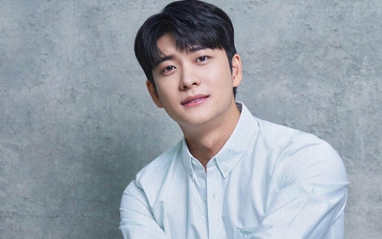 Tinggalkan Fans Pas Lagi Sayang-Sayangnya, Kang Tae Oh Pose Ganteng di ...