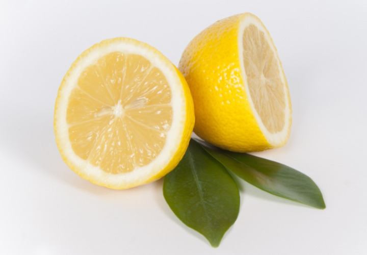 Beri Si Kecil Air Lemon