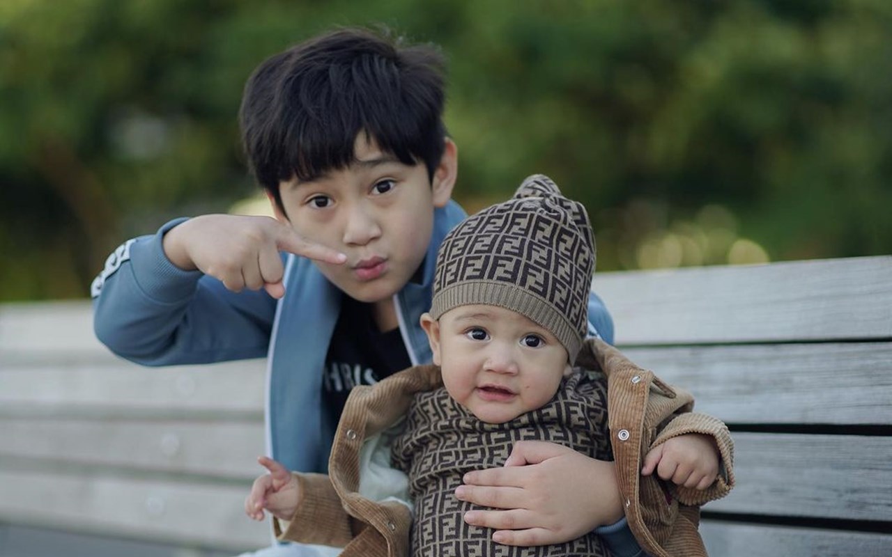 Main Air Bareng Rafathar, Reaksi Rayyanza Cipung Tak Karuan