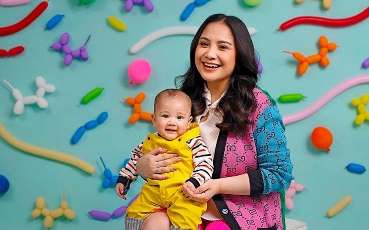 Kembari Baju Nagita Slavina, Rayyanza Cipung Cute Bak Model Kelas Dunia