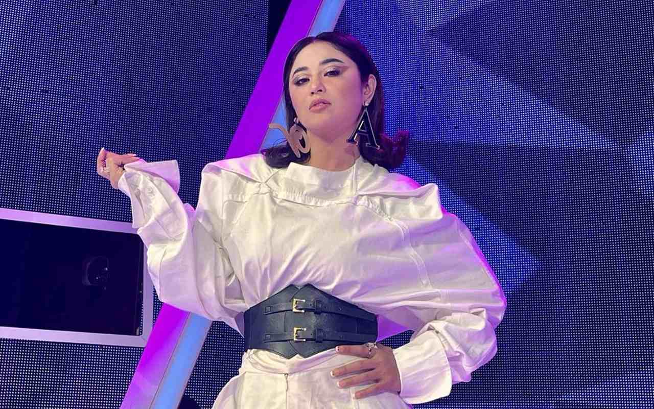 Viral Video Dewi Persik Ngegas Bahas Mending Banting Tulang Ketimbang ...