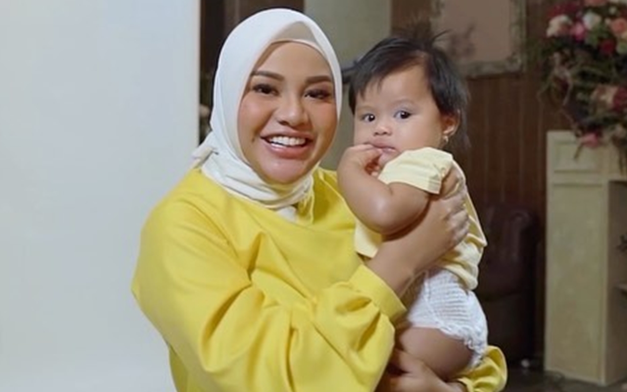Aurel Hermansyah Unggah Foto Masa Kecil, Disebut Plek Ketiplek Ameena