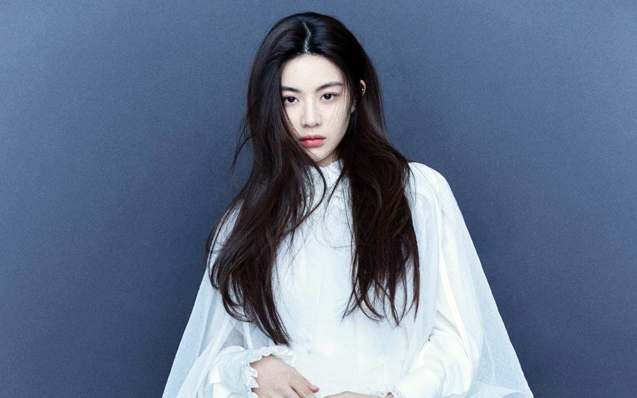 Go Yoon Jung Cantik Banget, Penampilan Lee Jae Wook Cs Berbeda di ...