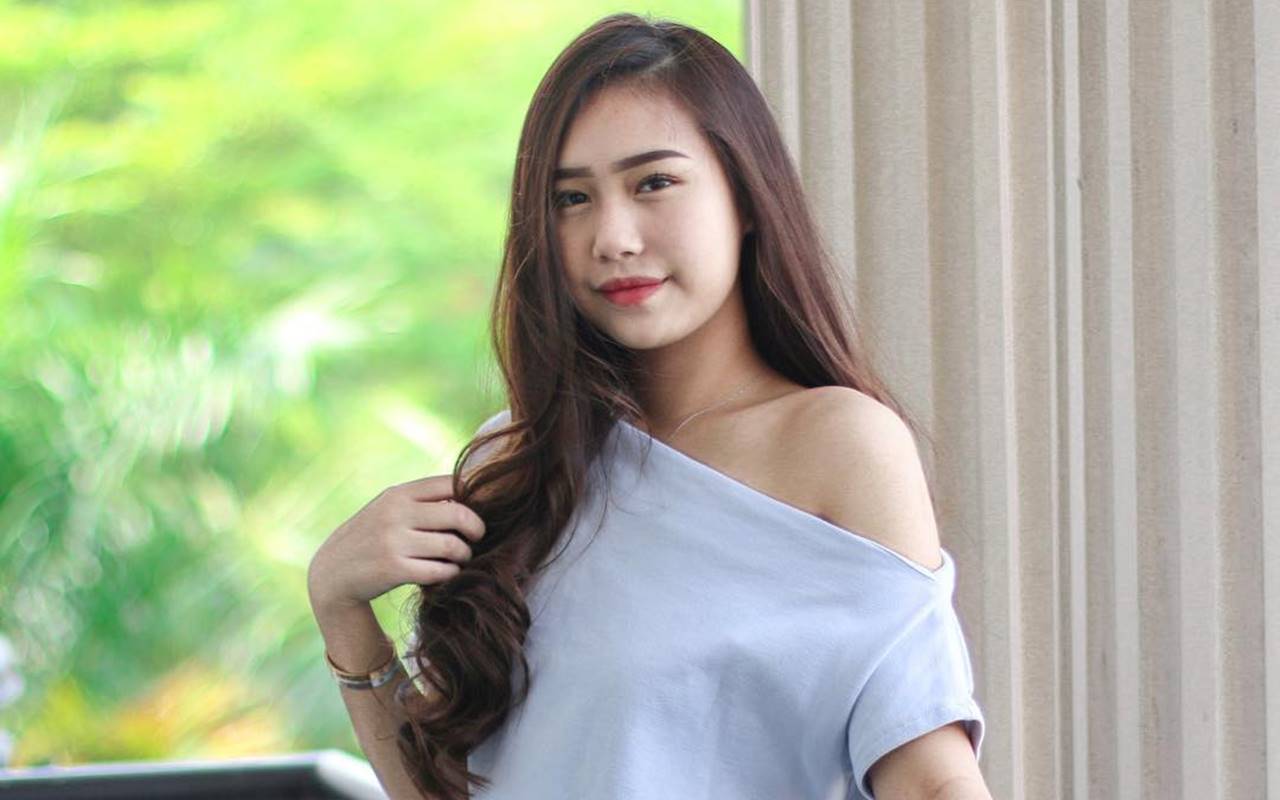 Manten Baru, Sisca Kohl Pamer Outfit Ngejreng Serba Pink Seharga Rumah