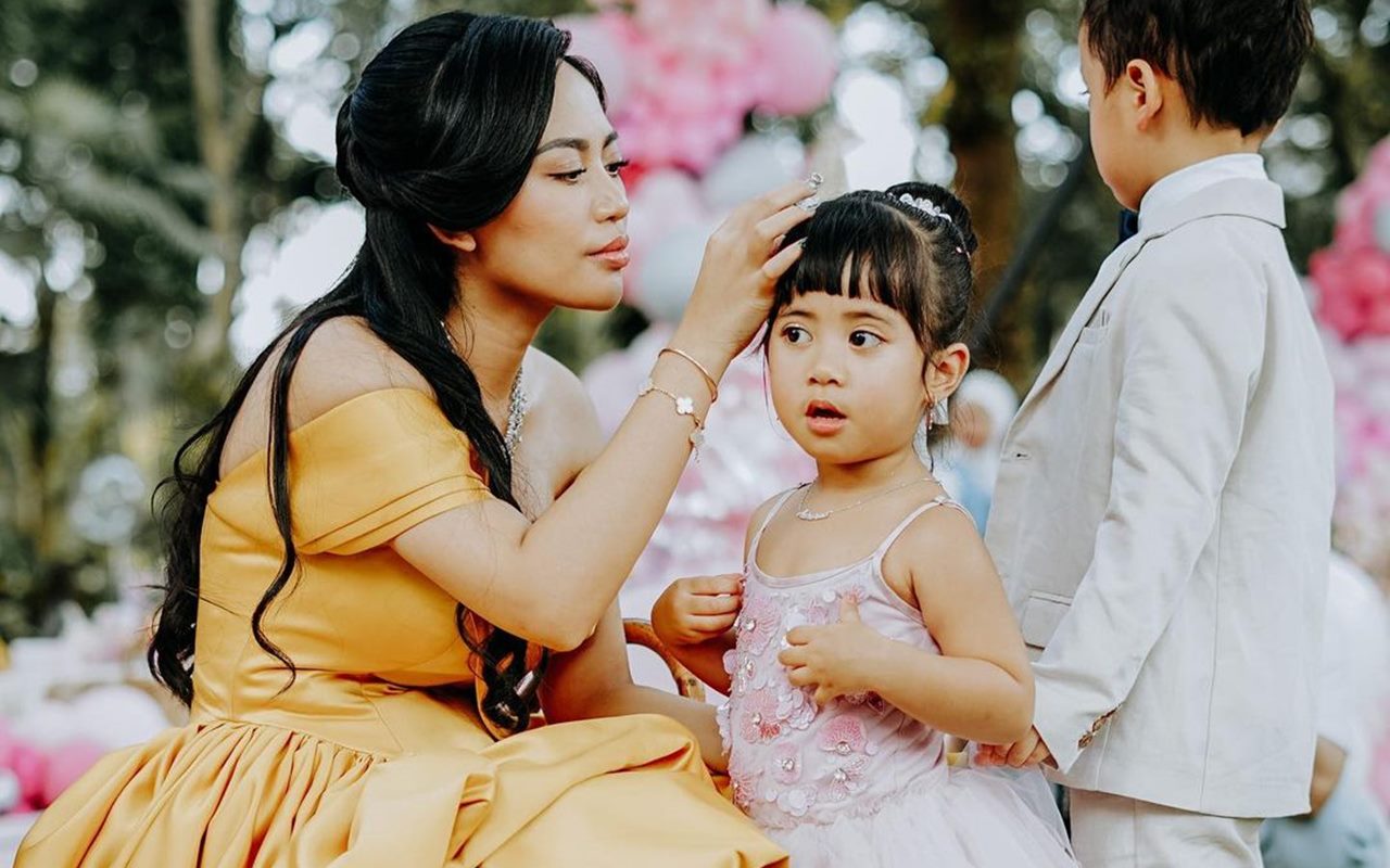 Rachel Vennya Super Panik Rasakan Gempa Cianjur, Polosnya Putri Cilik ...