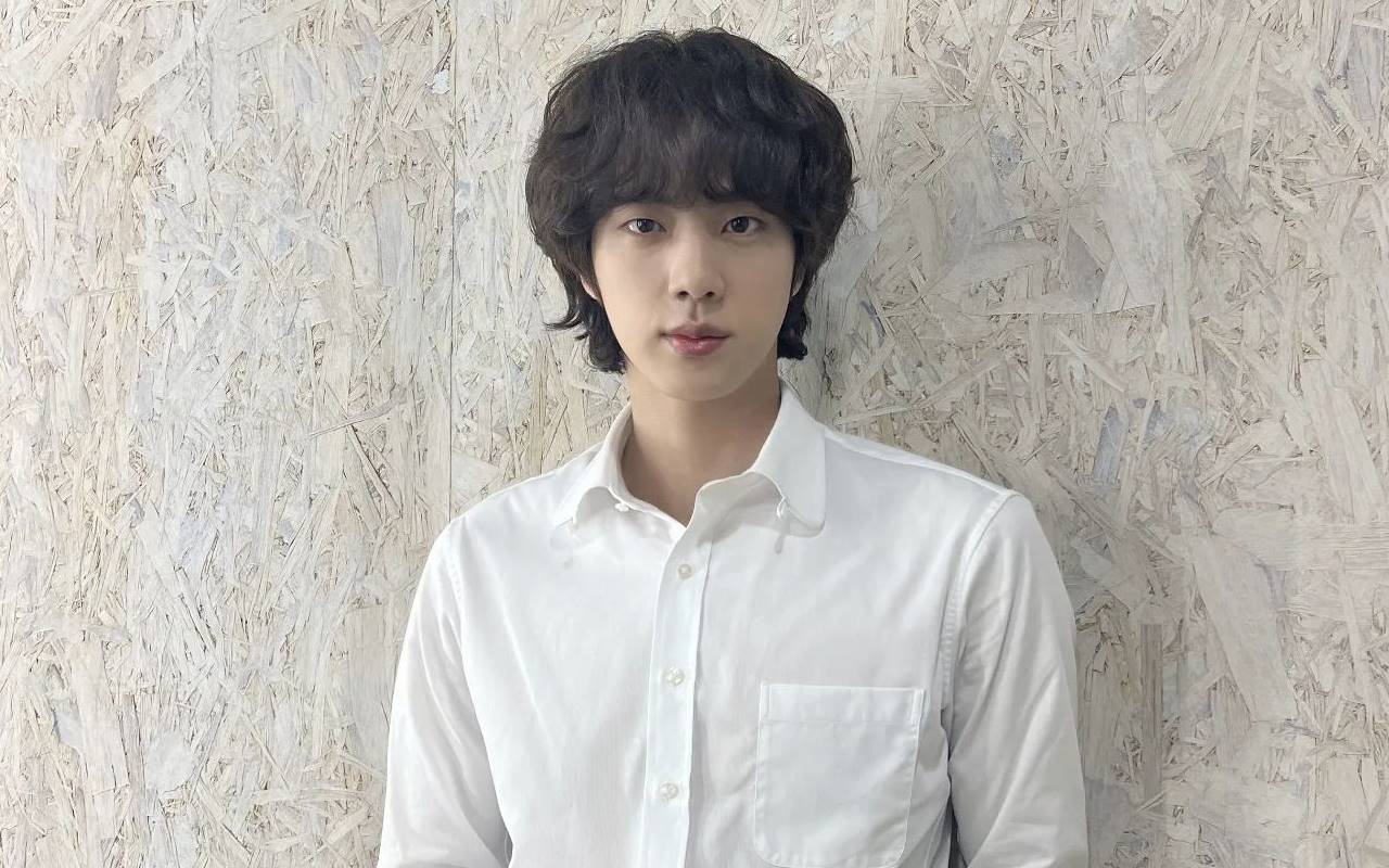 Jin BTS Model Iklan, Ramen Instan Jadi Barang Langka di Mana-Mana