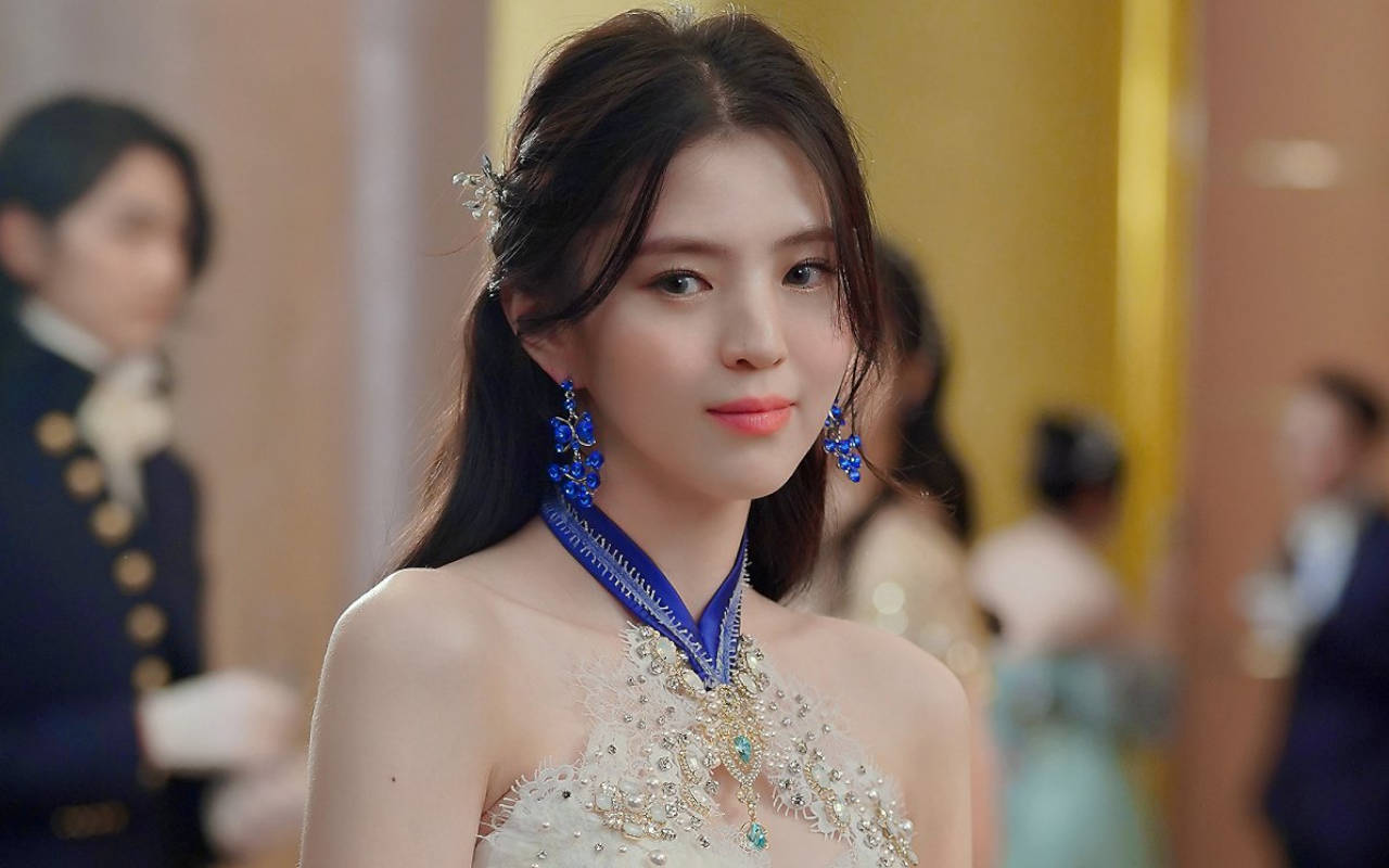 5 Cara Pintar Han So Hee OOTD Pakai Boots Disorot Majalah Fashion Korea